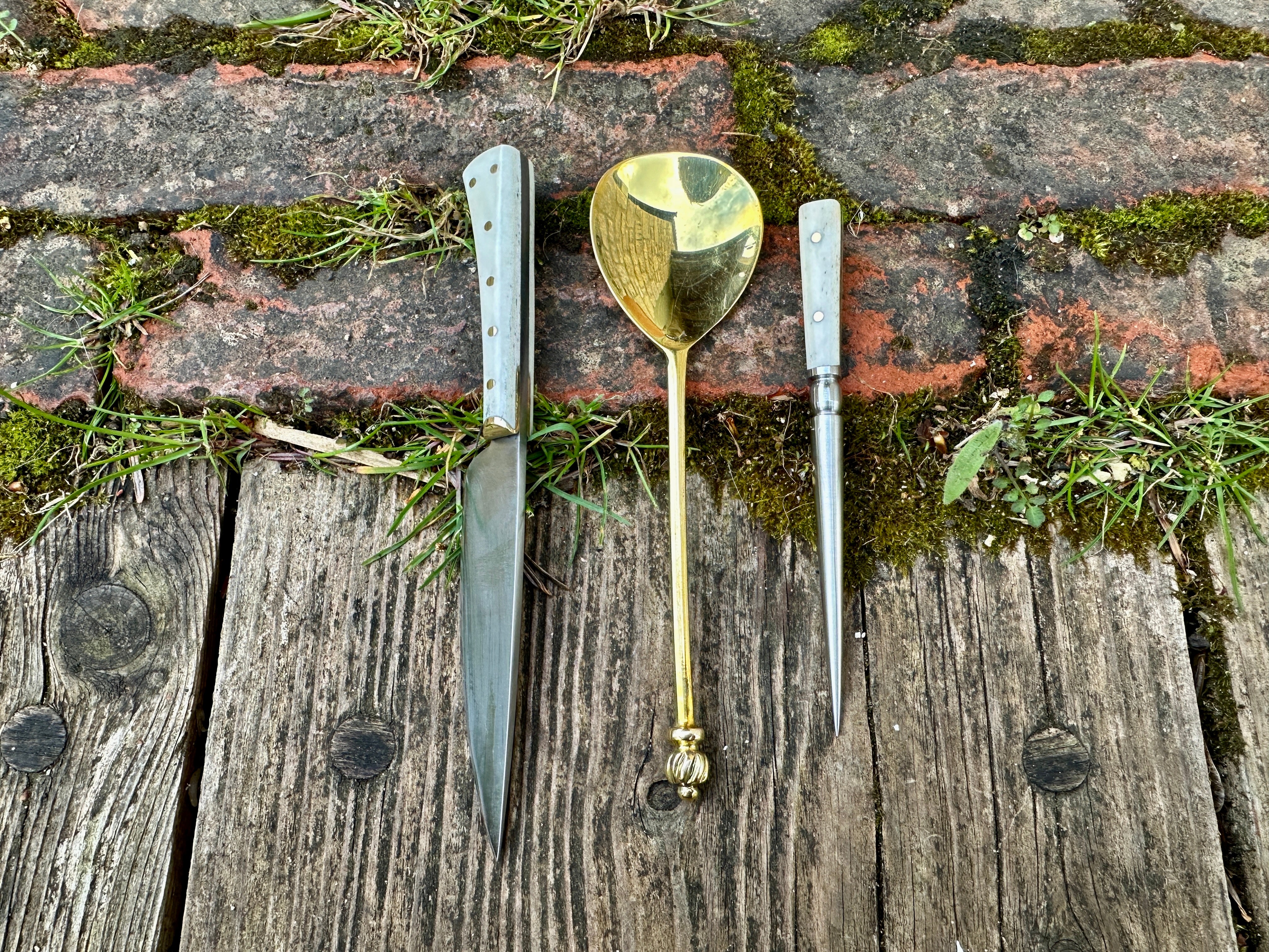 Medieval Eating Knives - 15thC Three Piece Eating Set in Bone or Horn ...