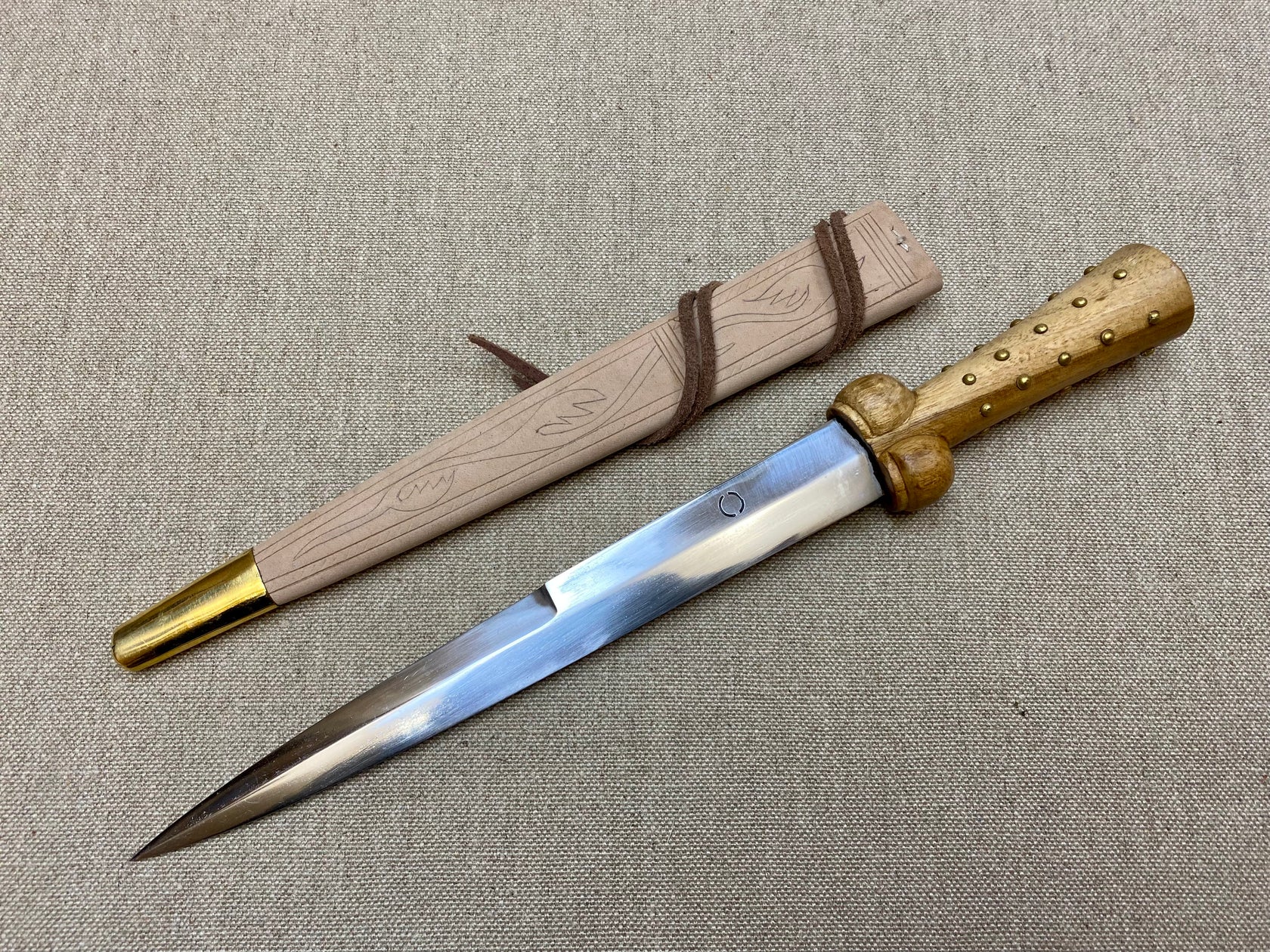 Studded medieval bollock dagger 14thC-15thC – Tod Cutler