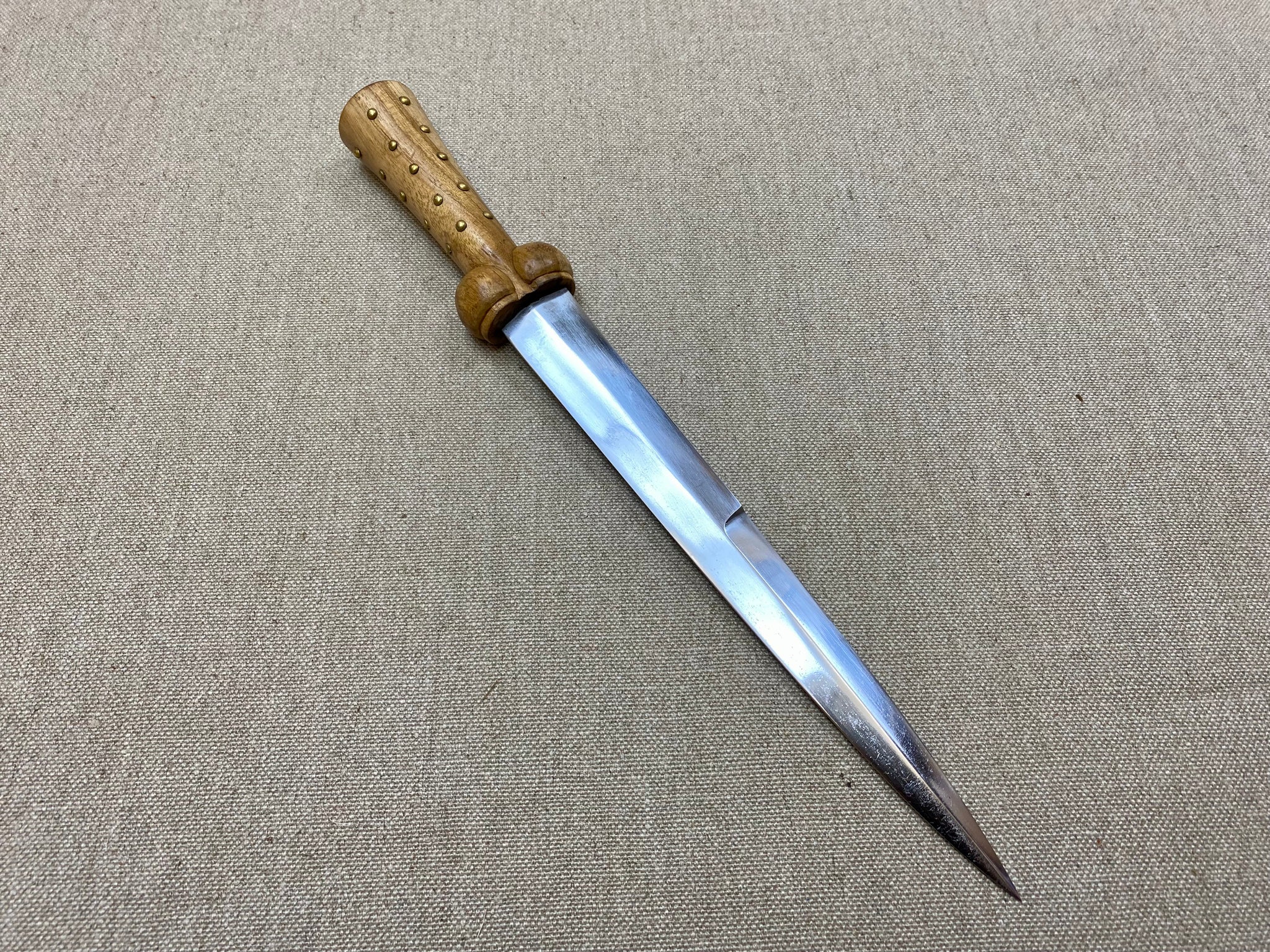 Studded medieval bollock dagger 14thC-15thC – Tod Cutler